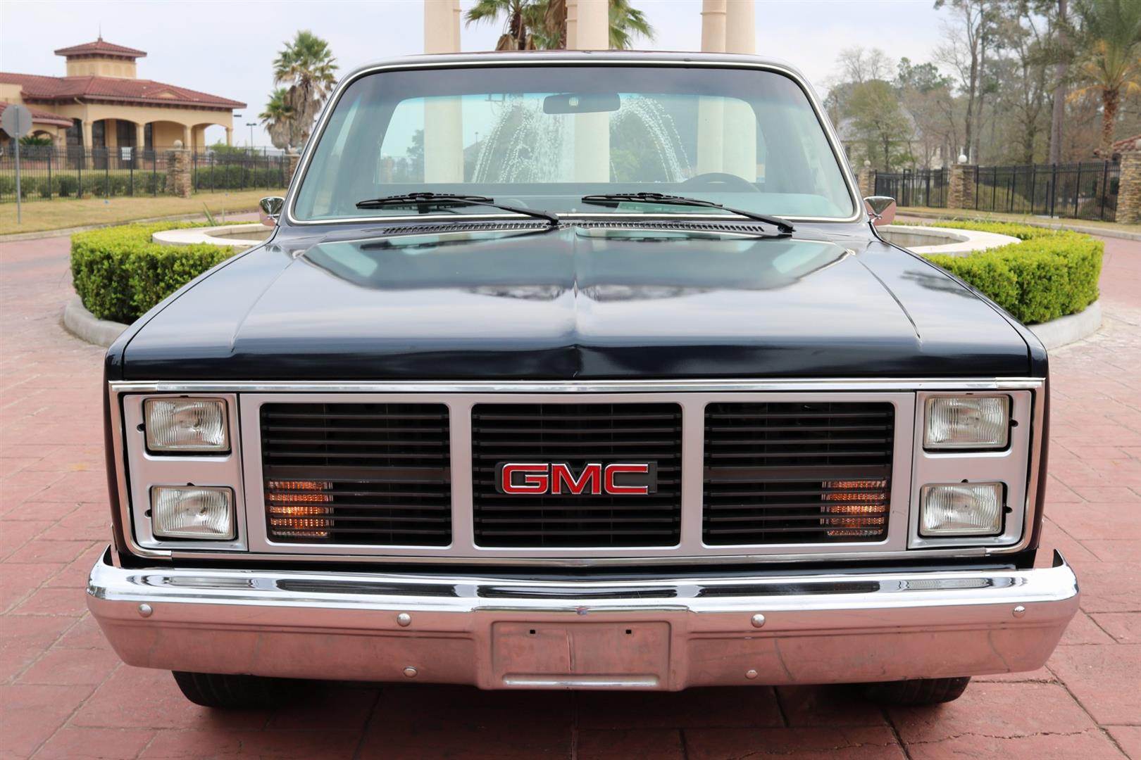 1985 GMC Sierra Grande SWB – TEXAS TRUCKS & CLASSICS
