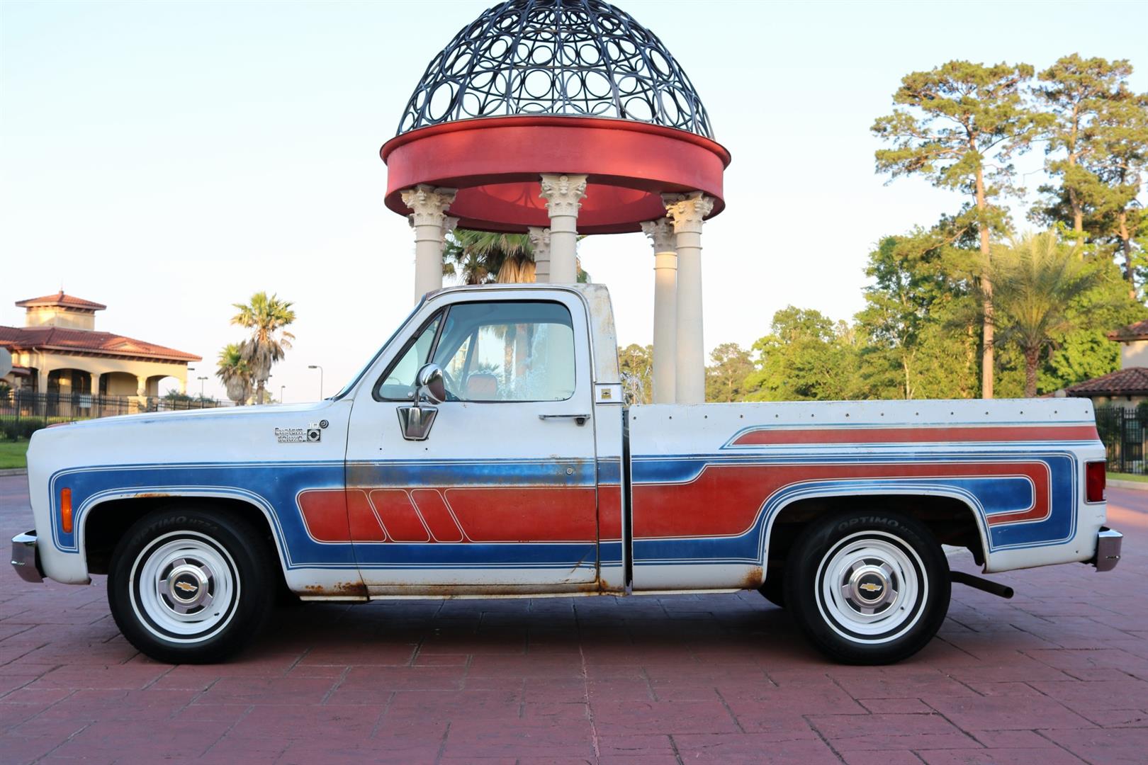 1976 Chevy C10 Custom Deluxe (Bicentennial Theme) – TEXAS TRUCKS & CLASSICS