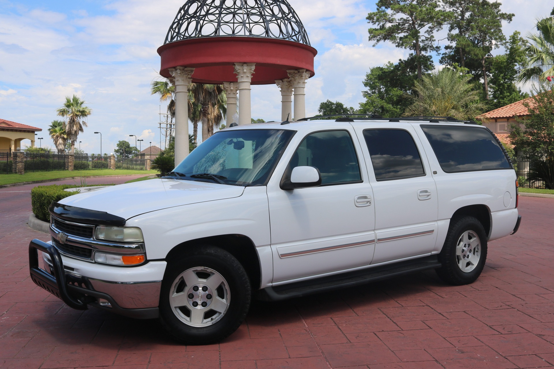 2004 Chevy Suburban LT 4×4 – TEXAS TRUCKS & CLASSICS