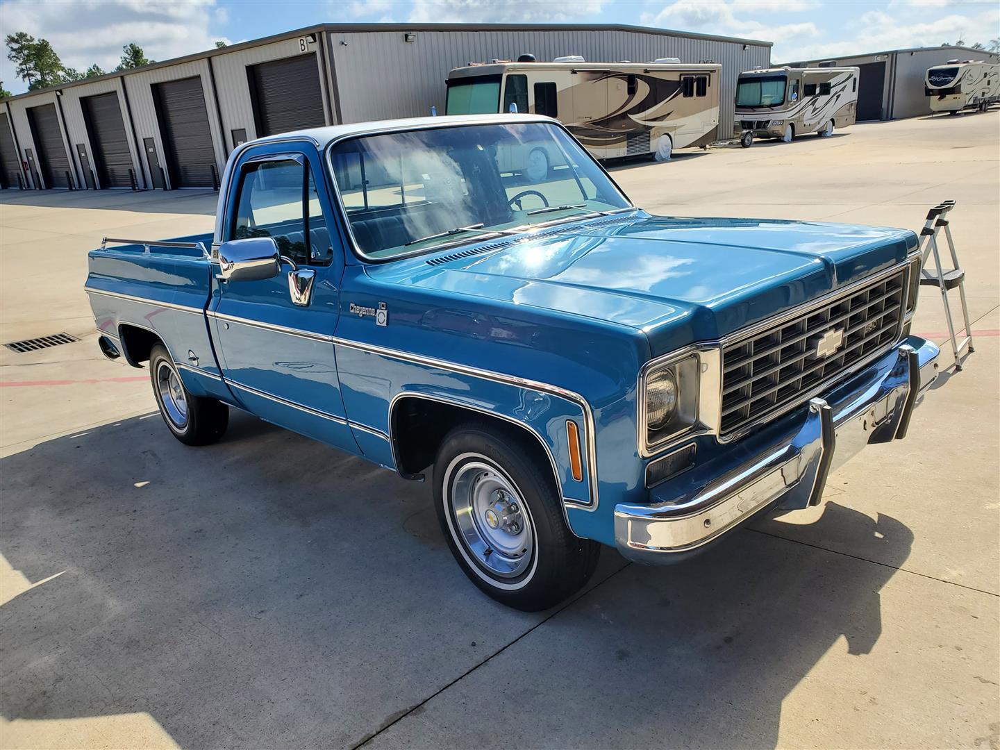 1976 Chevy C10 Cheyenne – TEXAS TRUCKS & CLASSICS