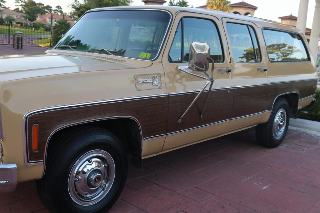 1975 Chevy Suburban Silverado (Estate) – TEXAS TRUCKS & CLASSICS