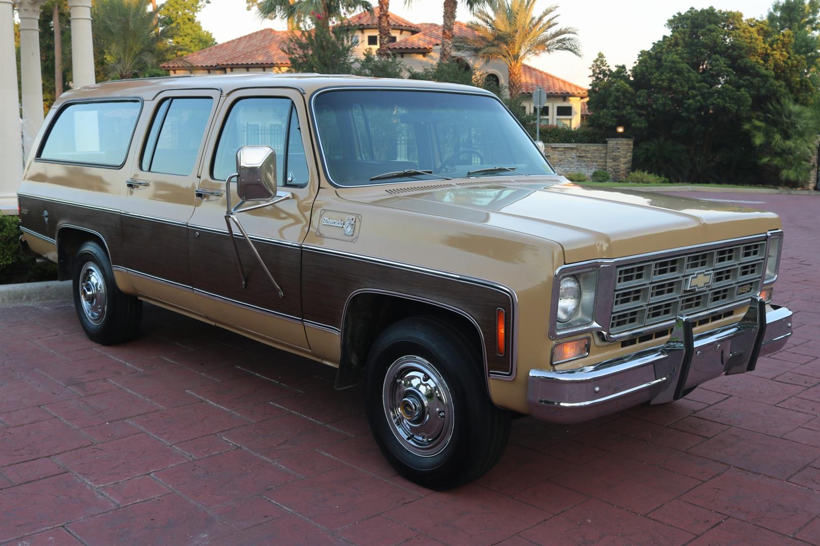 1975 Chevy Suburban Silverado (Estate) – TEXAS TRUCKS & CLASSICS