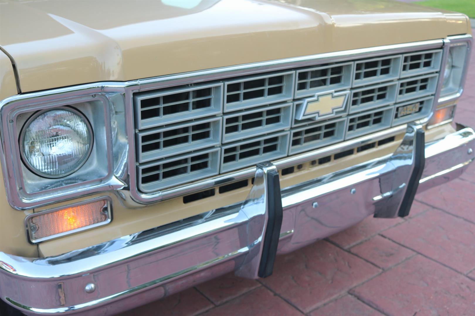 1975 Chevy Suburban Silverado (Estate) – TEXAS TRUCKS & CLASSICS