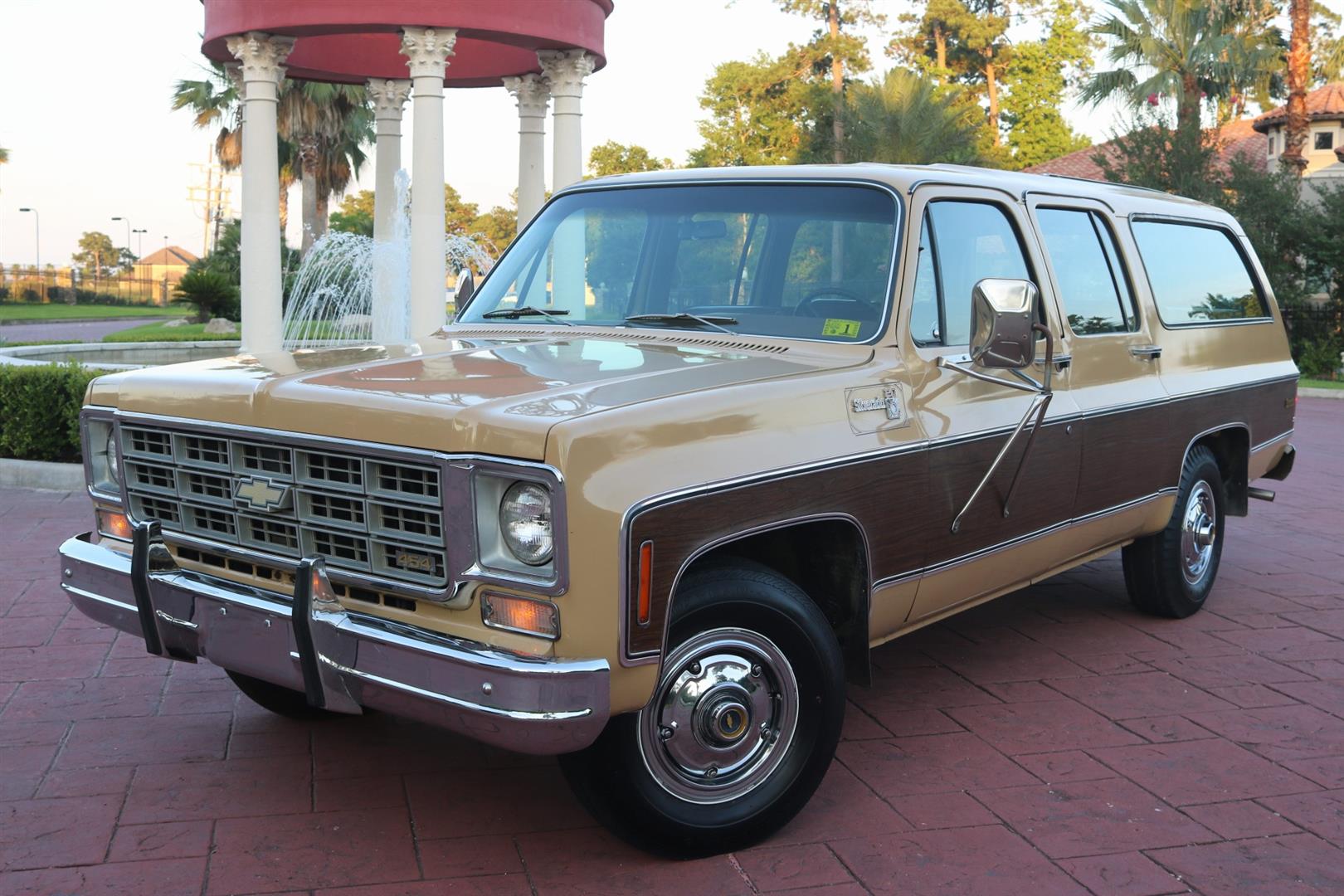 1975 Chevy Suburban Silverado (Estate) – TEXAS TRUCKS & CLASSICS