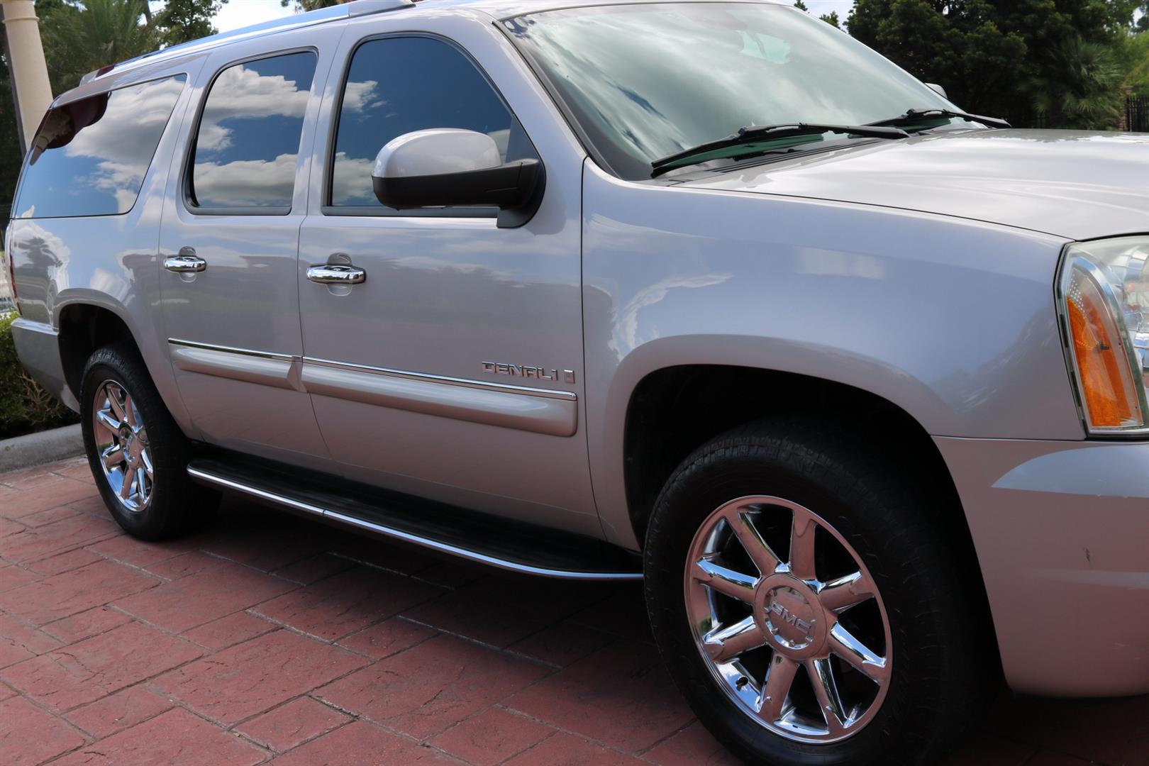 2007 GMC Yukon XL Denali AWD – TEXAS TRUCKS & CLASSICS