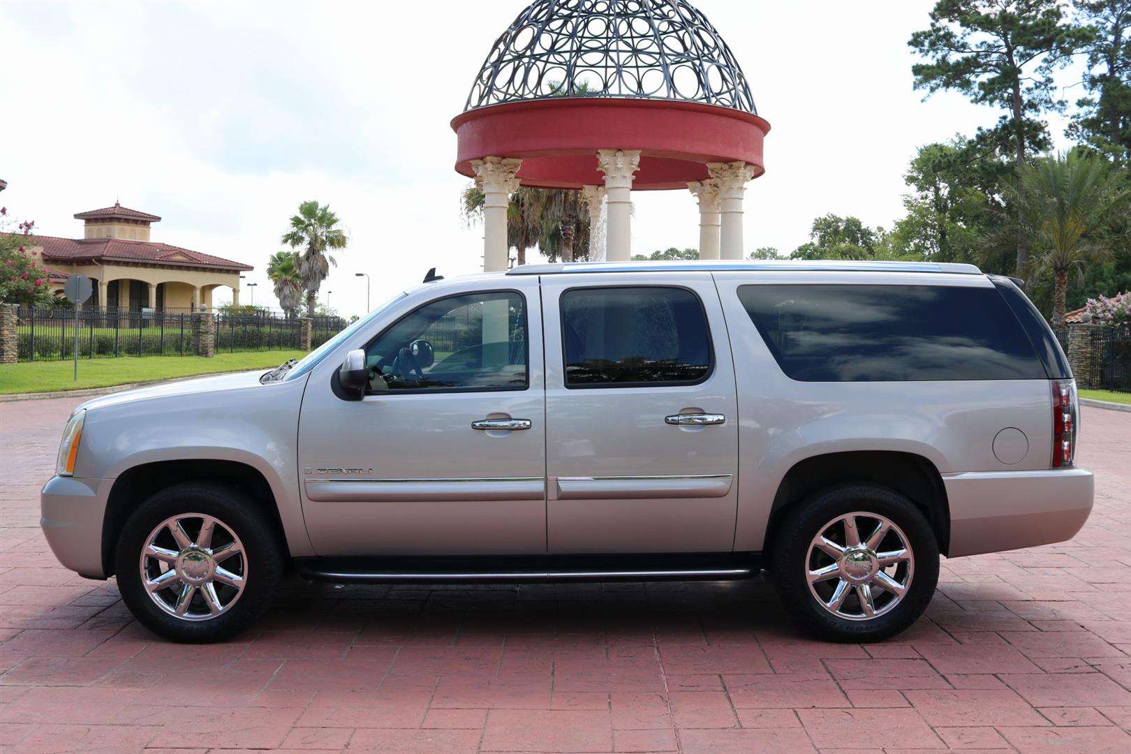 2007 GMC Yukon XL Denali AWD – TEXAS TRUCKS & CLASSICS