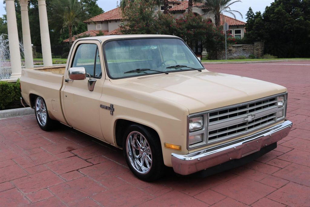 1987 Chevy R10 SWB Custom Deluxe – TEXAS TRUCKS & CLASSICS