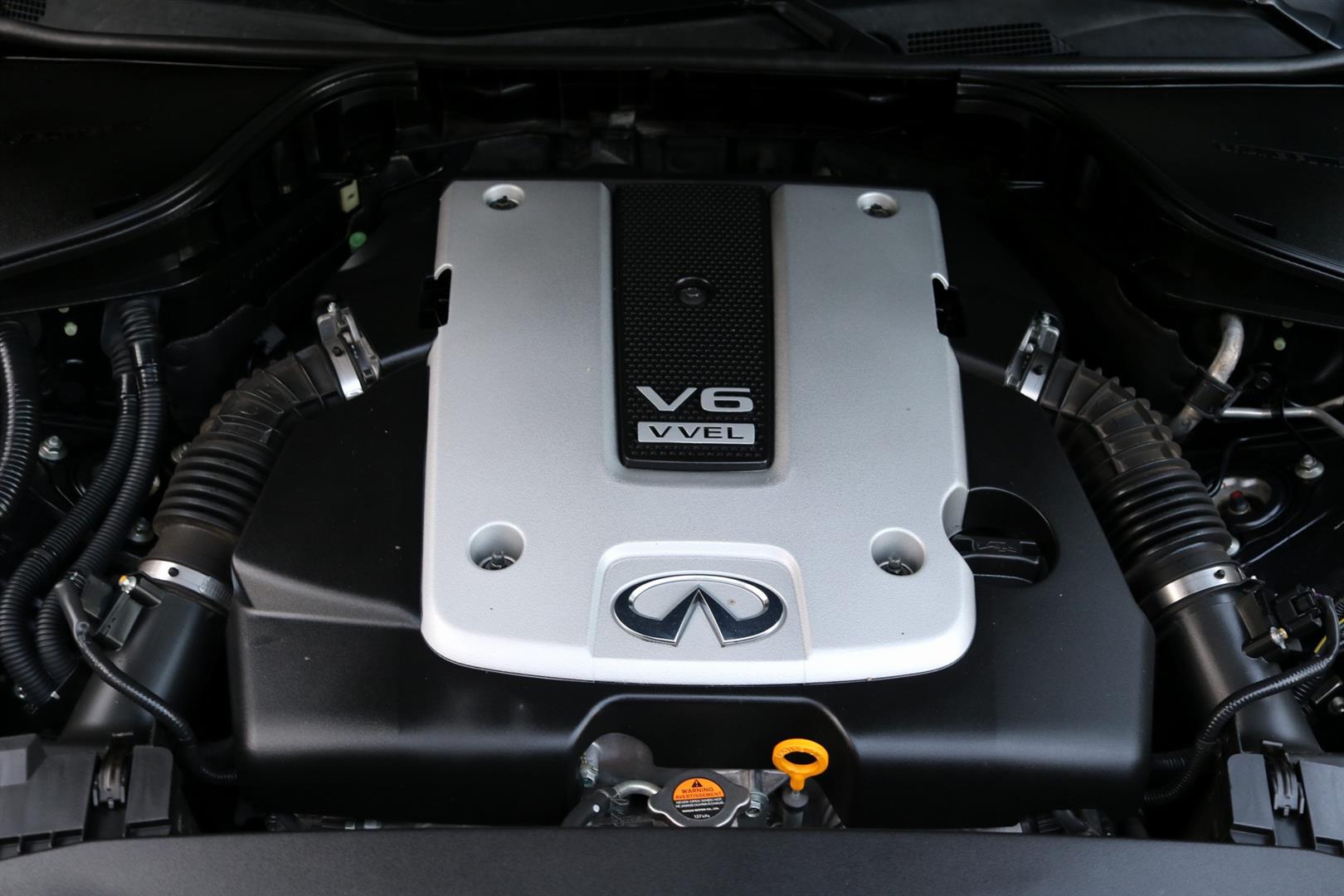 2015 Infiniti Q70L Sedan – TEXAS TRUCKS & CLASSICS