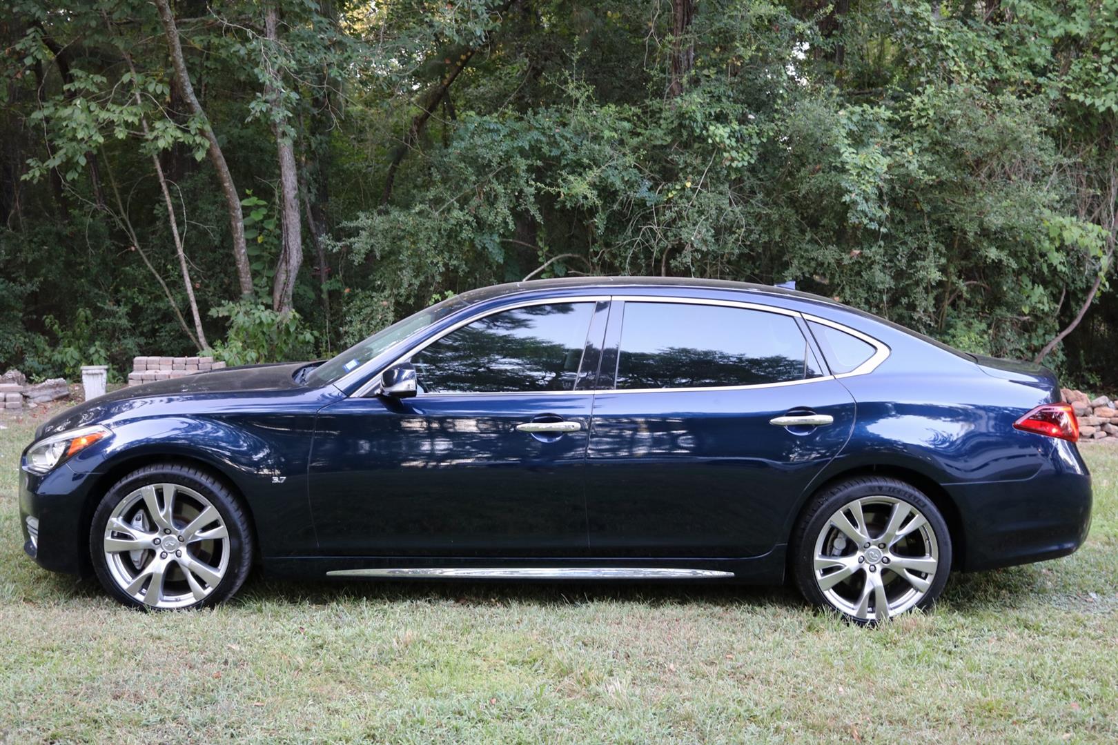2015 Infiniti Q70L Sedan – TEXAS TRUCKS & CLASSICS