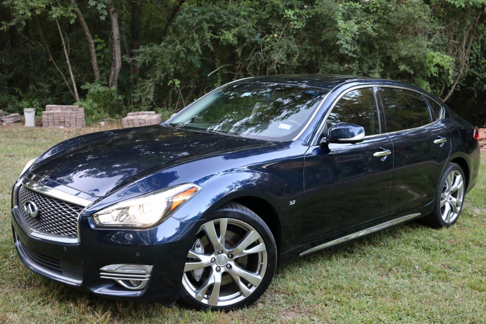 2015 Infiniti Q70L Sedan – TEXAS TRUCKS & CLASSICS