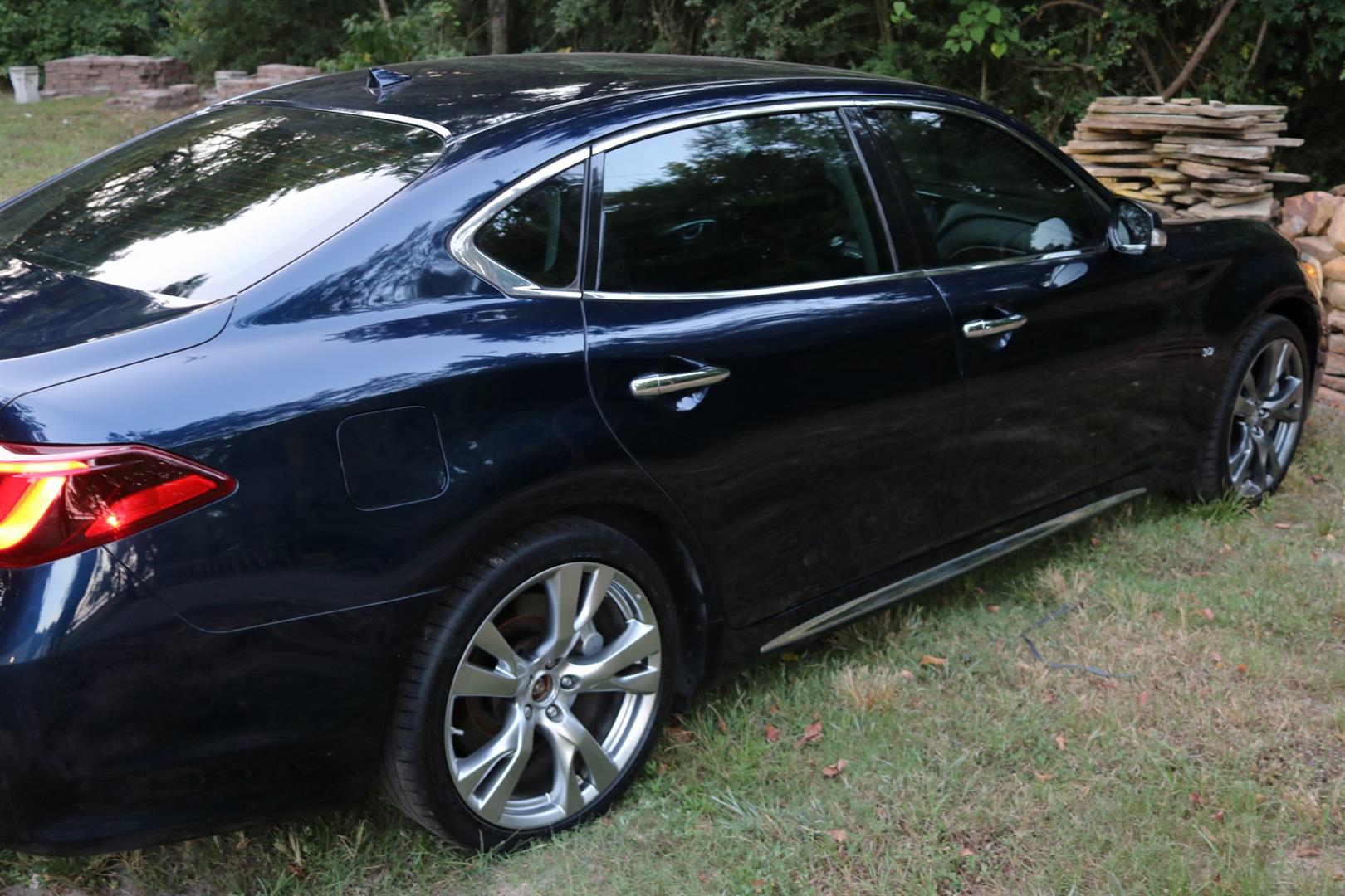 2015 Infiniti Q70L Sedan – TEXAS TRUCKS & CLASSICS