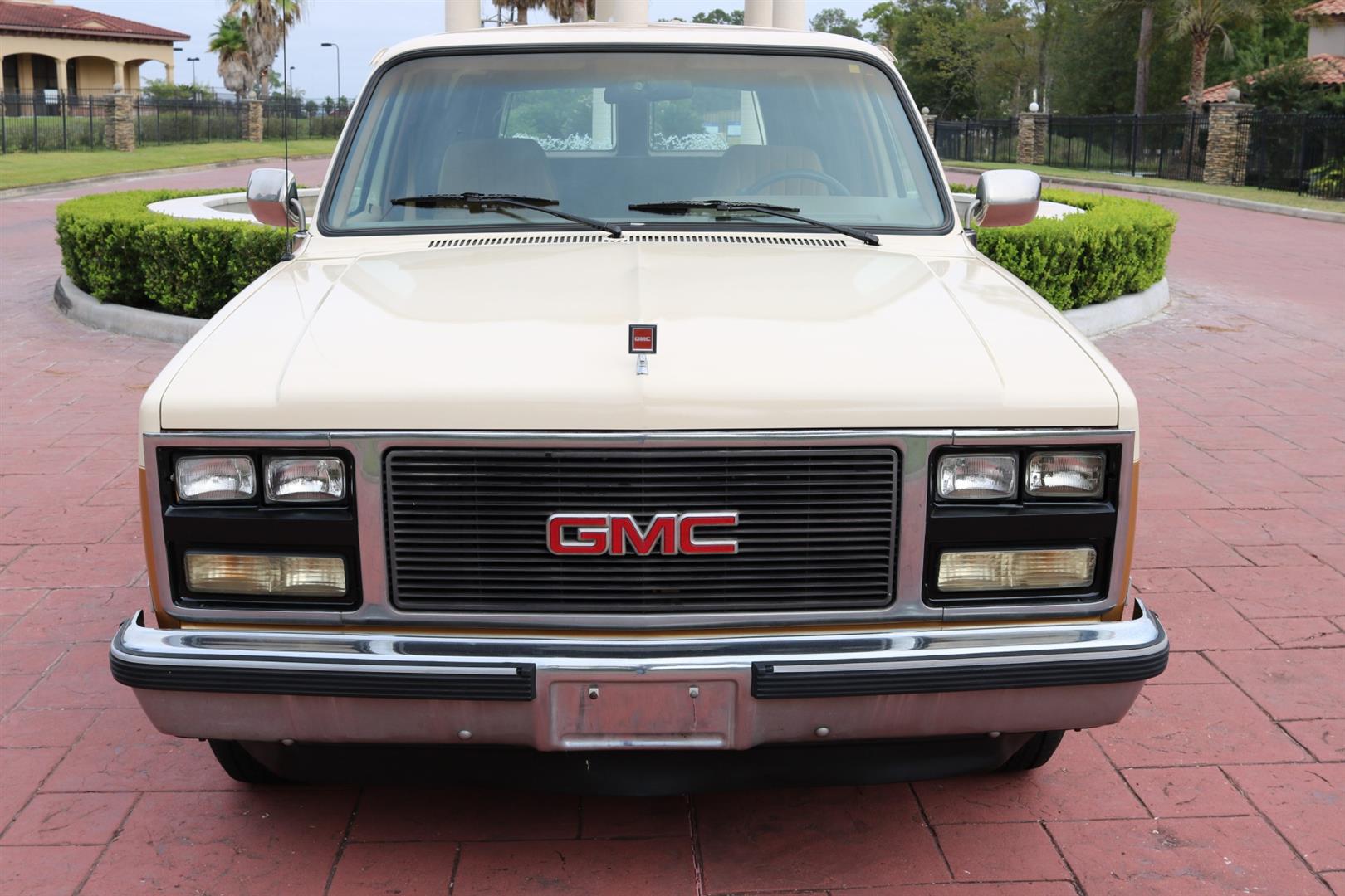 1990 GMC R1500 Suburban SLE – TEXAS TRUCKS & CLASSICS