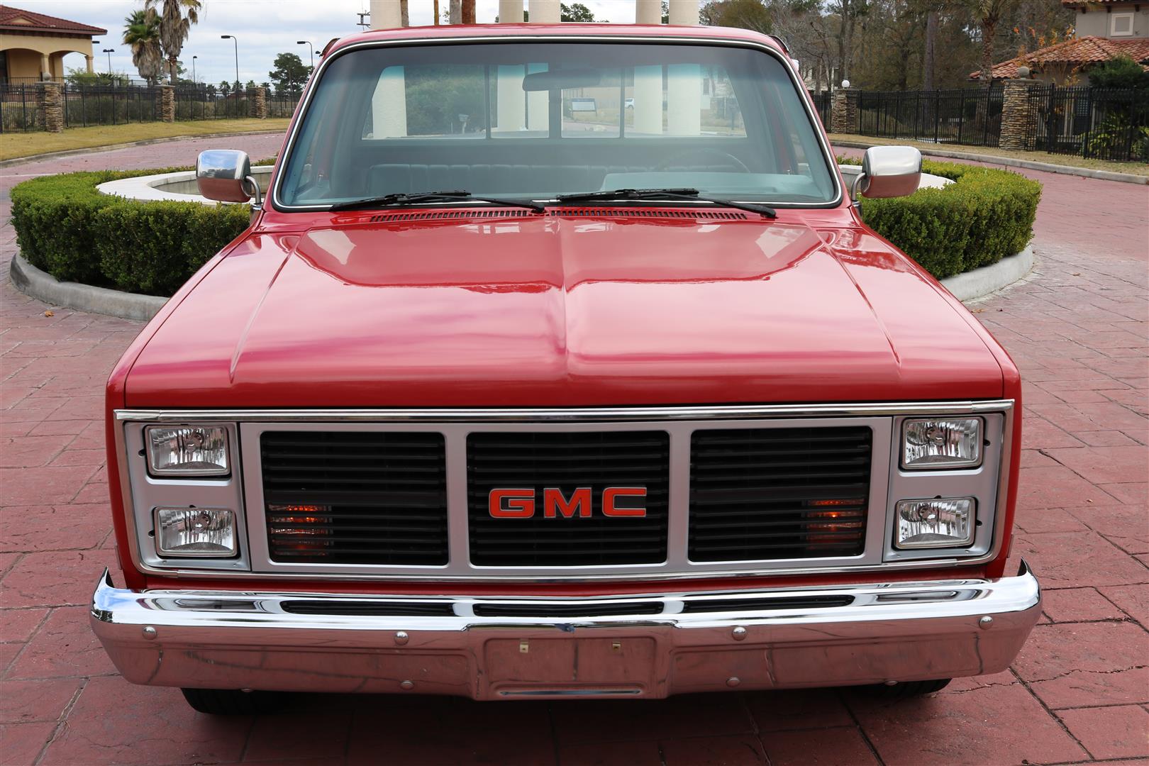 1985 GMC Sierra Classic – TEXAS TRUCKS & CLASSICS
