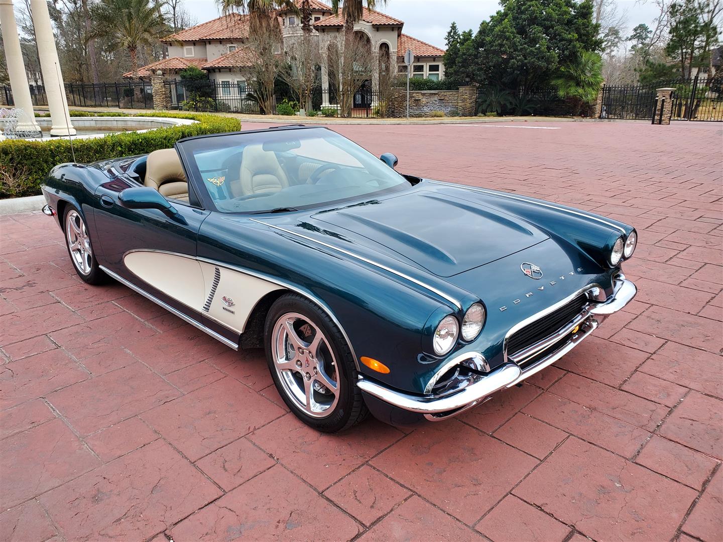 2001 CRC Corvette Convertible (’62 Resto-Vette) – TEXAS TRUCKS & CLASSICS