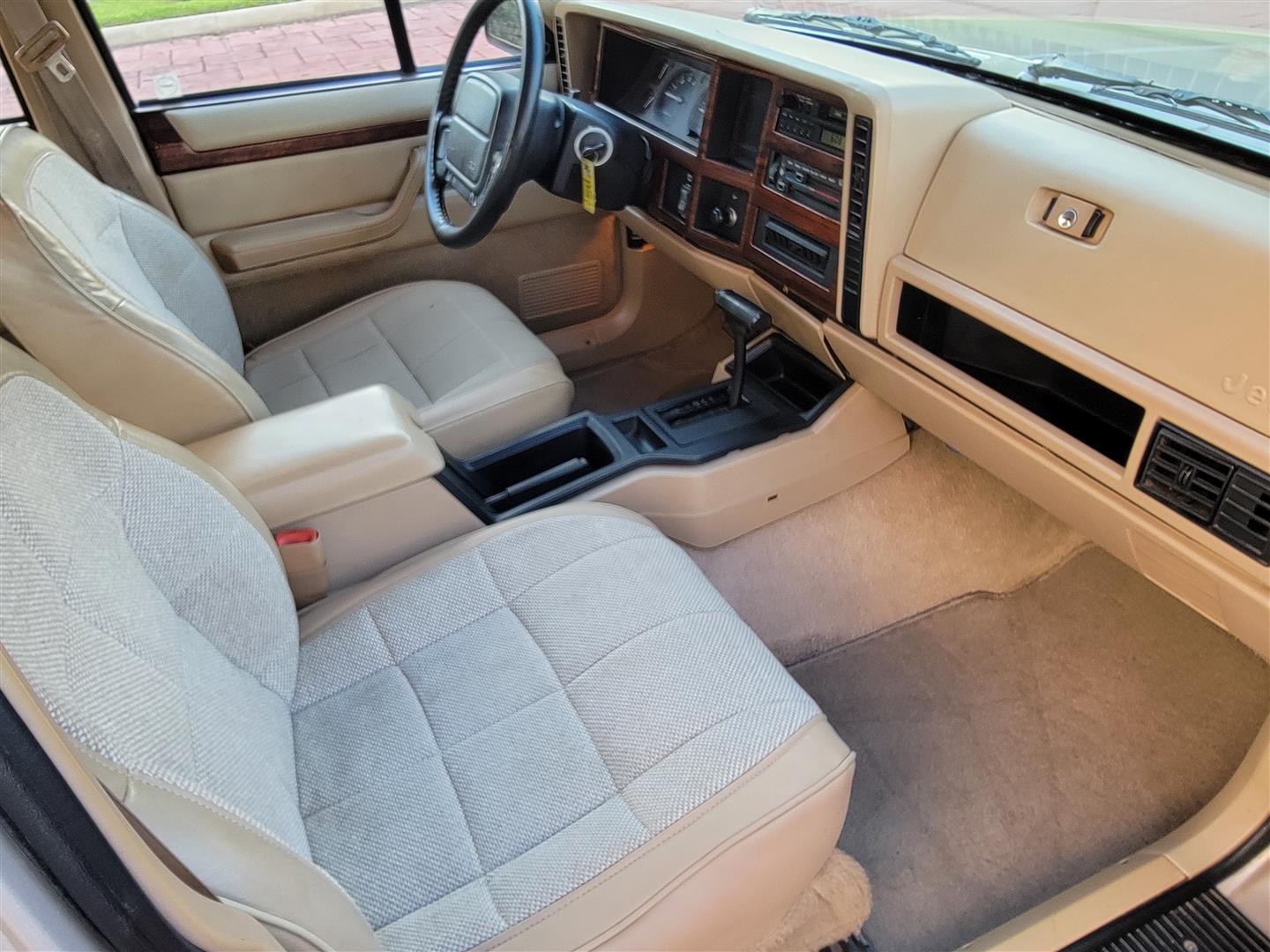 1995 Jeep Cherokee Country – TEXAS TRUCKS & CLASSICS