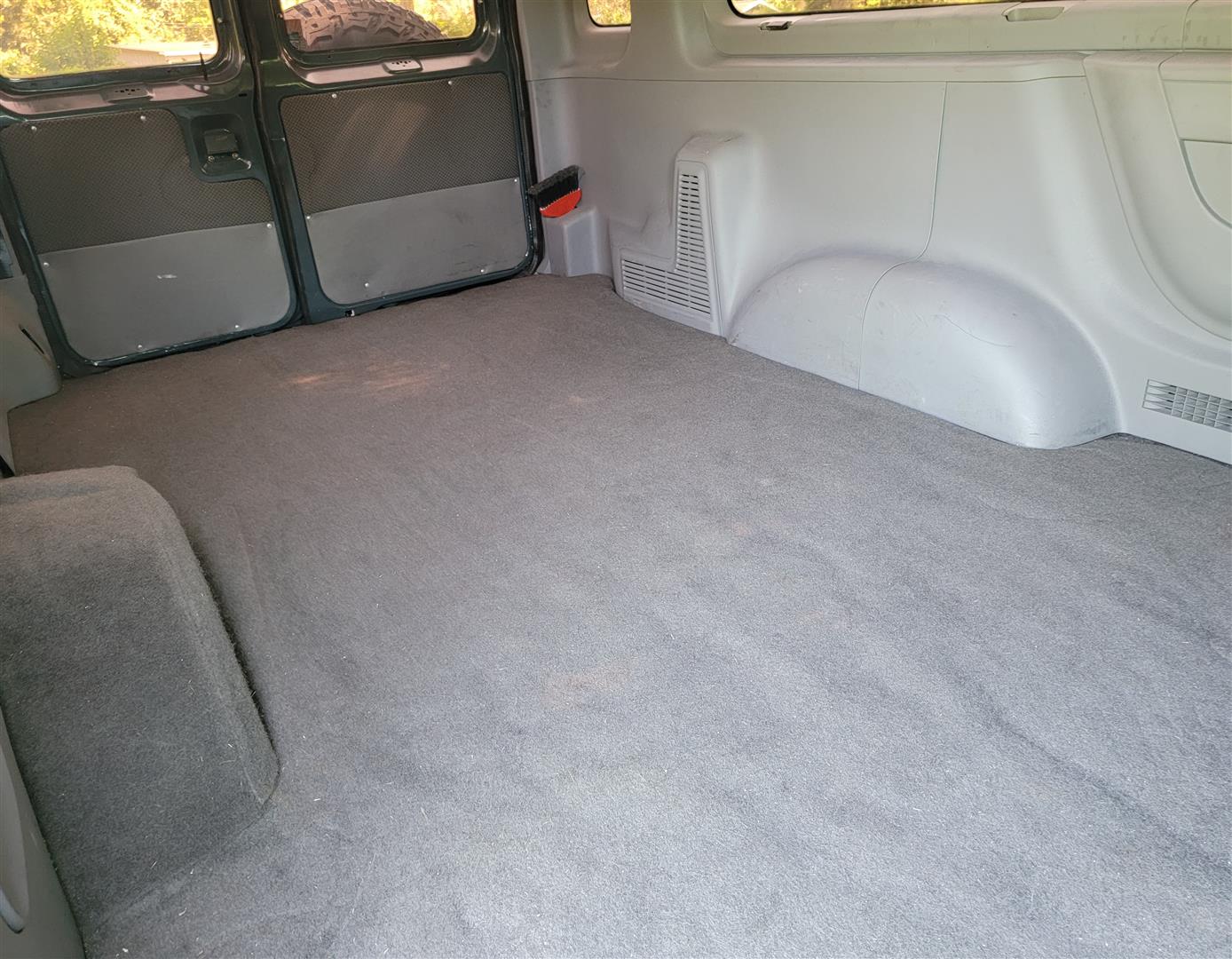 2002 Ford E350 EB Van (4×4) – TEXAS TRUCKS & CLASSICS