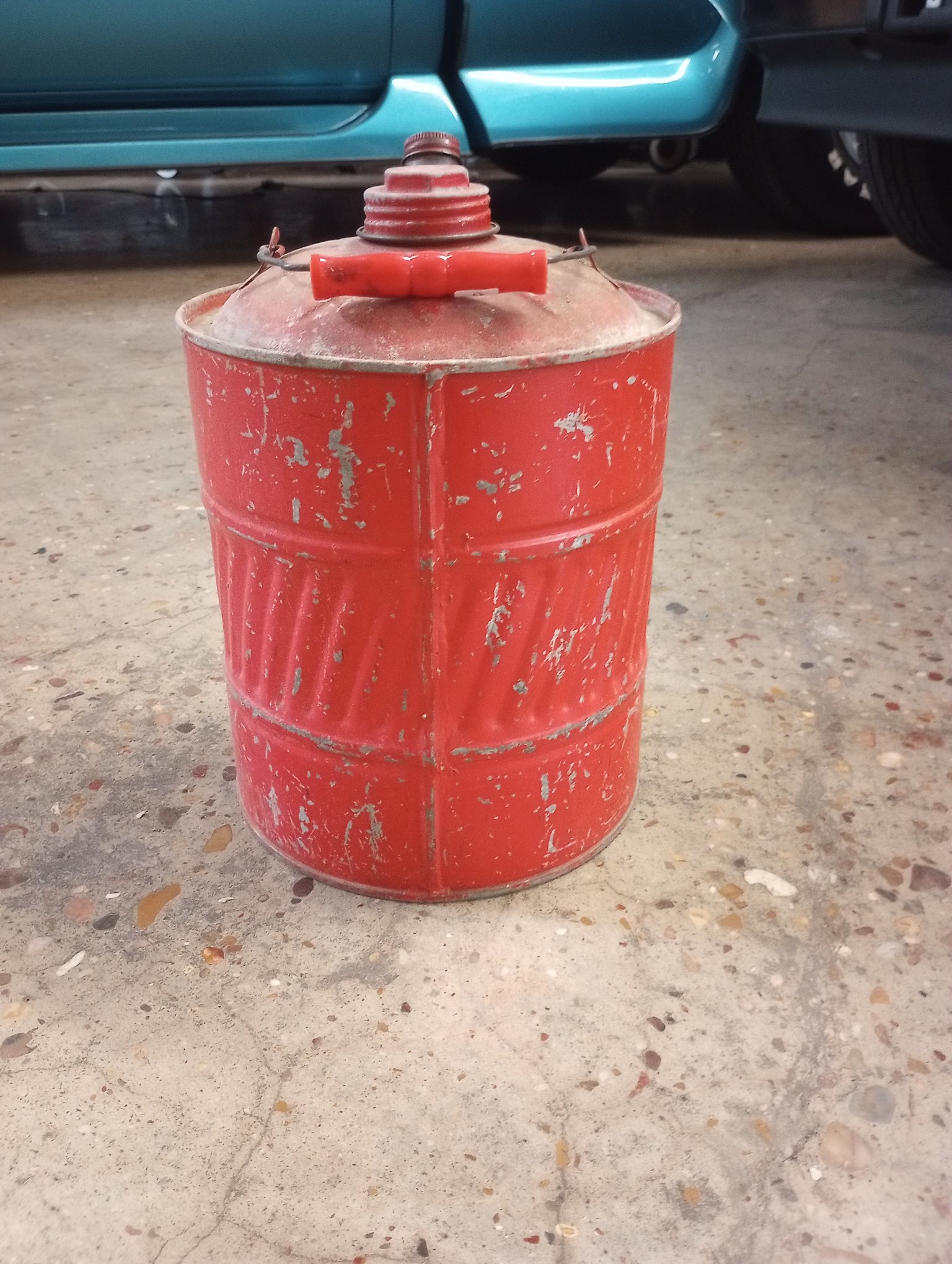 Delphos Gas Can – TEXAS TRUCKS & CLASSICS
